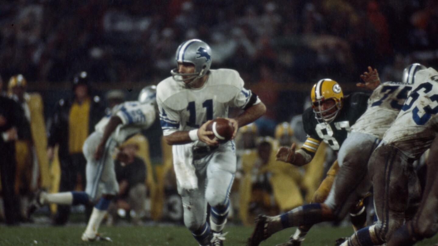 Greg Landry, Longtime NFL QB and Coach, Dies at 77