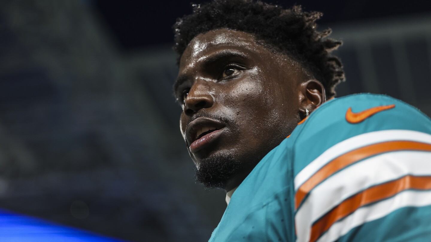 Tyreek Hill's Lawyers Investigate Legal Action Against Miami Police