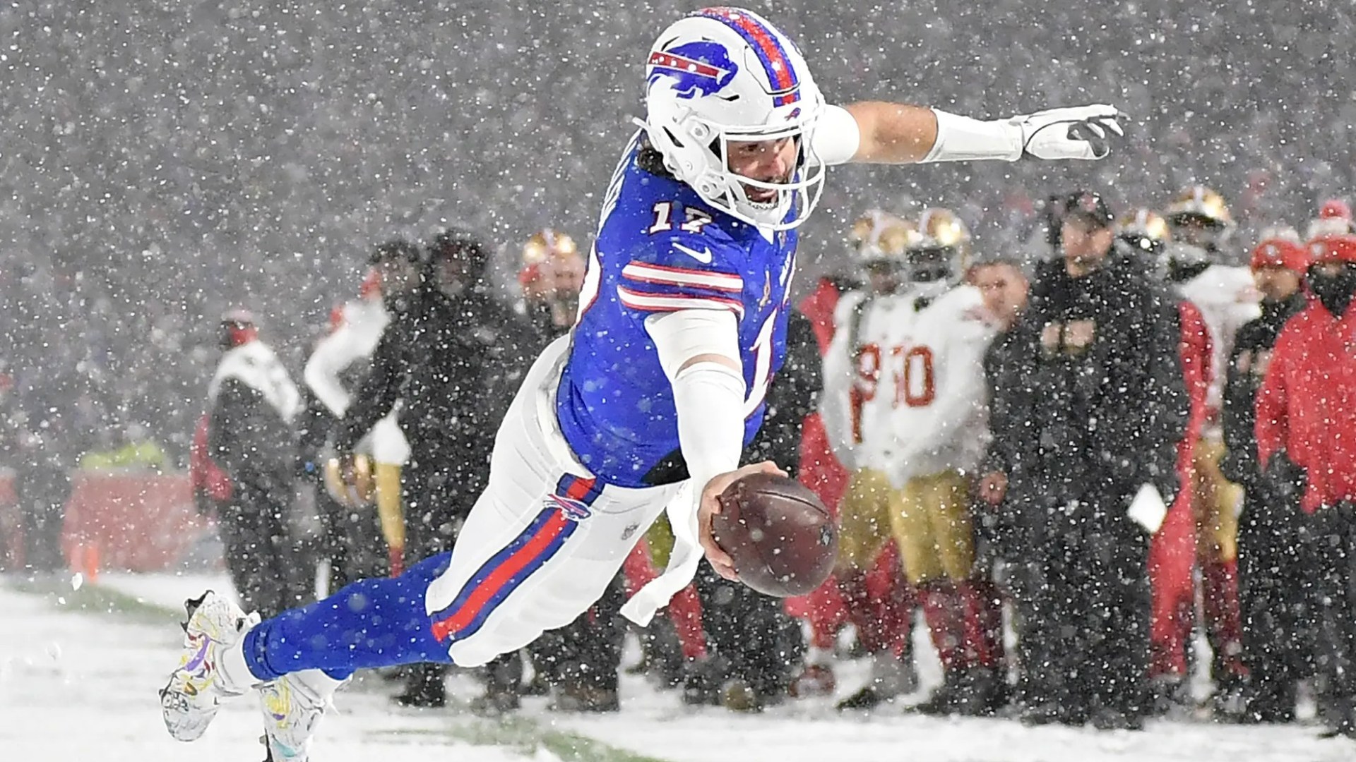 Patrick Mahomes reacts to Josh Allen's stunning touchdown dive in snowy ...