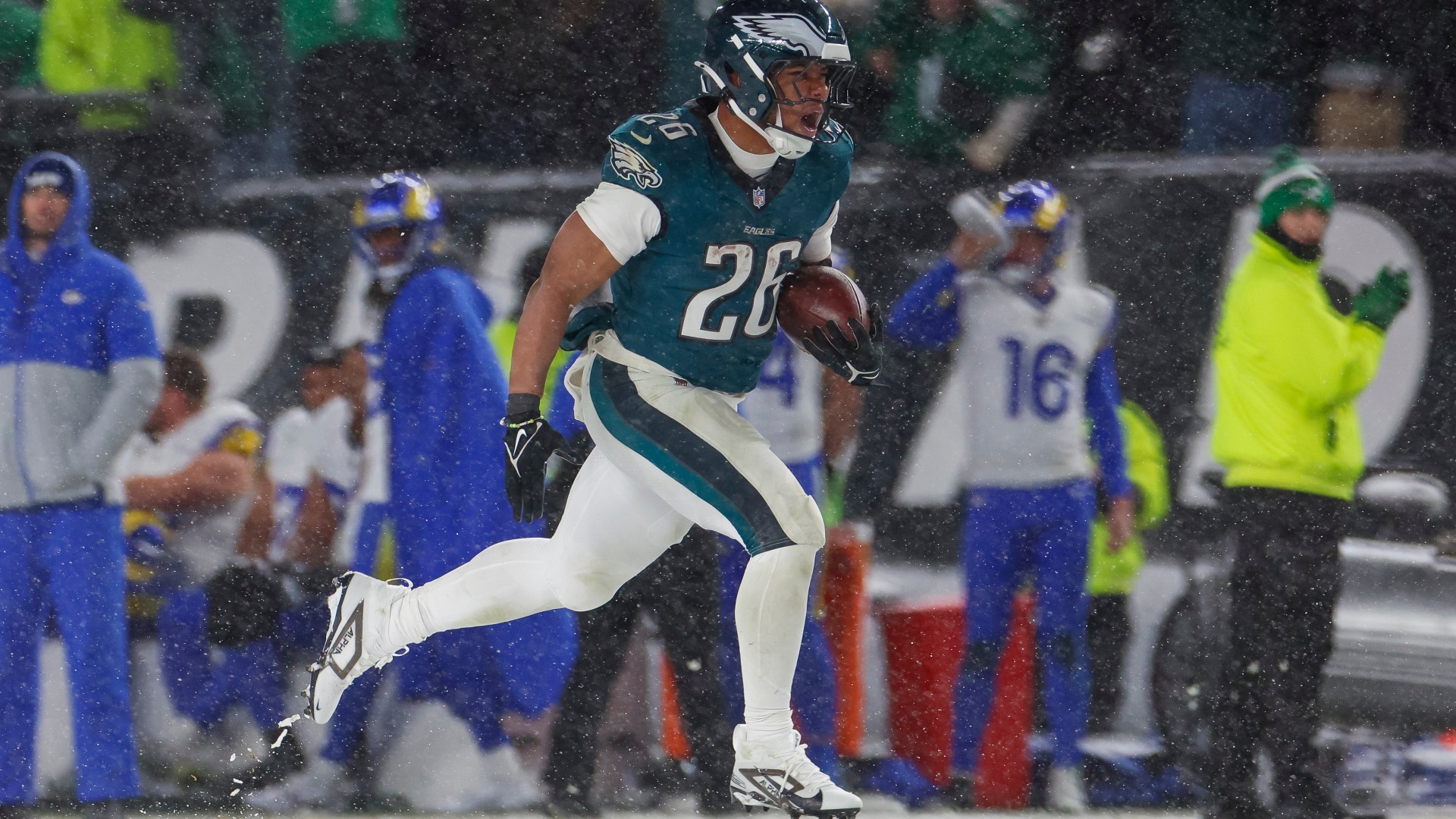 Saquon Barkley's electrifying play leaves NFL fans buzzing during ...