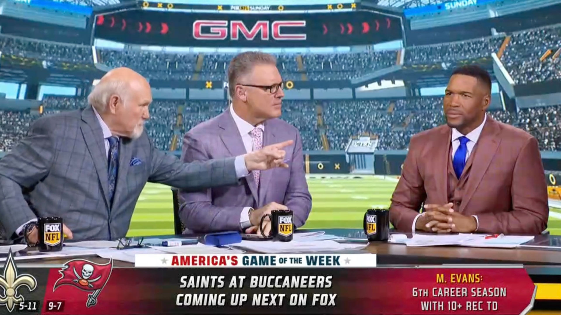 Michael Strahan's confusion as Fox NFL Sunday takes an unexpected turn ...