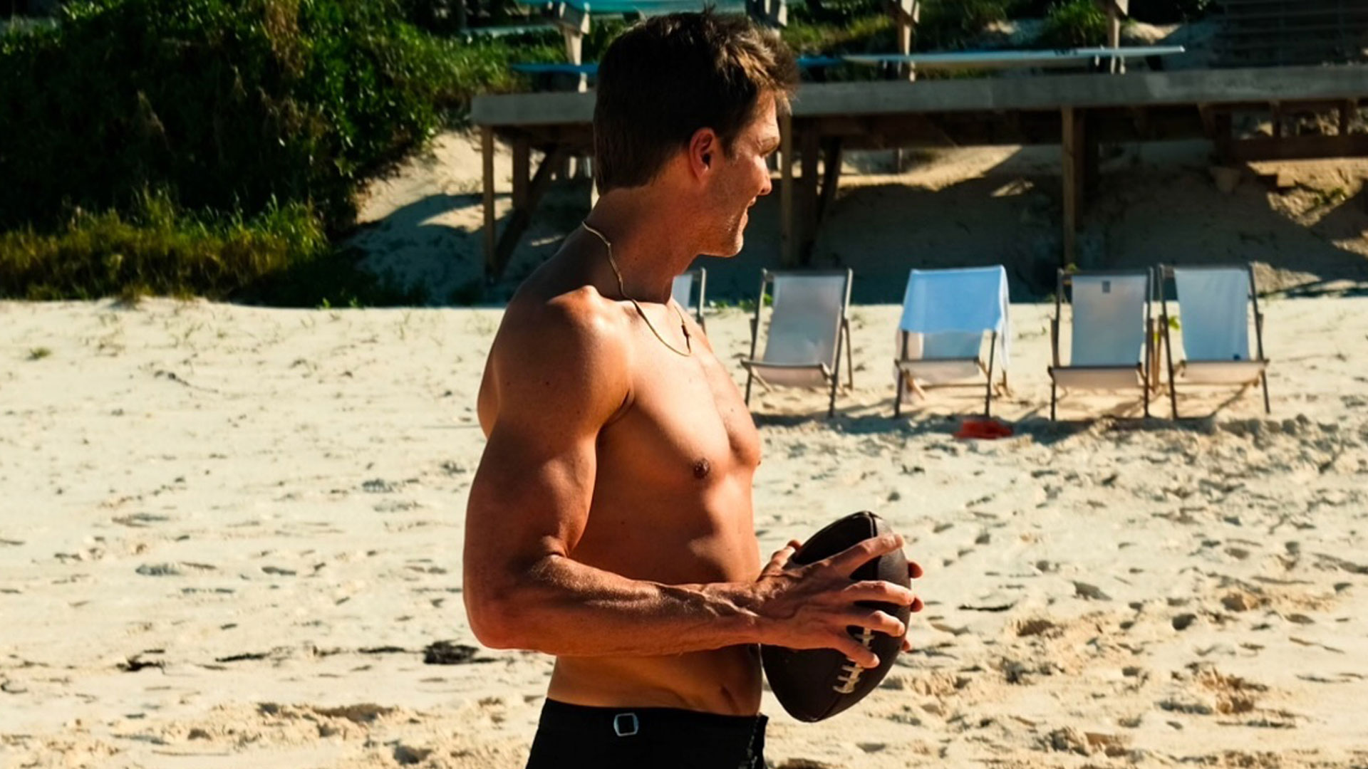 Tom Brady's stunning beach physique sparks rumors of NFL comeback at 47 ...