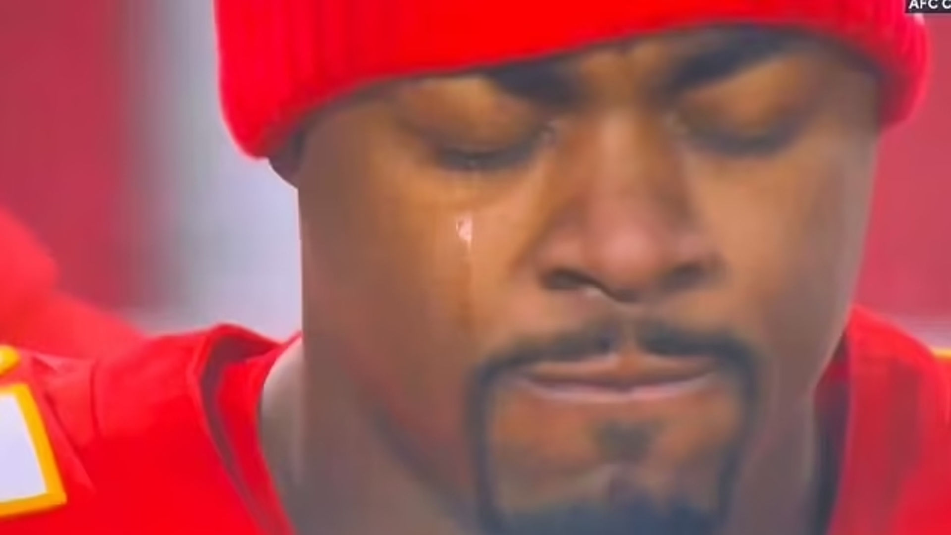 Chris Jones emotional moment during Chiefs-Bills national anthem sparks ...