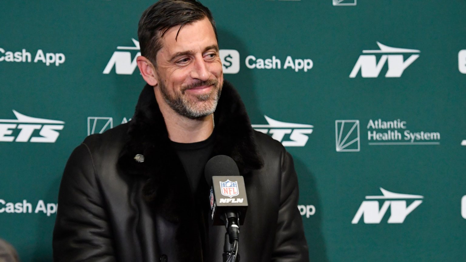 Michael Strahan critiques Aaron Rodgers' struggles with the New York ...